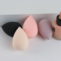 China Drop Shape Makeup Sponge Blender 40x60mm Hydrophilic Polyurethane for Liquid Foundation for sale