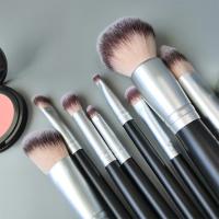 China 8 Pcs Black Wooden Handle Makeup Brush Set Synthetic Hair Aluminum Ferrule for sale