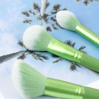 China 7-Piece Green Cosmetic Brush Set with Synthetic Hair and Wooden Handle for Daily Makeup for sale
