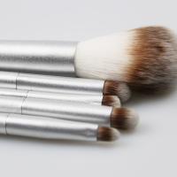 China Portable Travel Makeup Brush Set Wooden handle Customized Makeup Tool Kit for sale