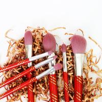 China Passionate Red Cosmetic Makeup Brush Set 7 Pieces Patterned Plastic Handle for sale