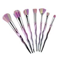 China Rainbow 7-Piece Vegan Makeup Brush Set Synthetic Bristles Plastic Handle for sale