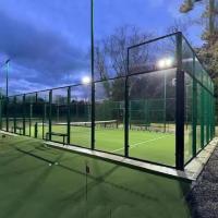 China Classic Panoramic Padel Court 20x10m with 12mm Tempered Glass and Steel Mesh for sale