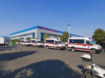 China Ambulance with Overall Dimensions 5670 X 2011 X 2790 and Gross Weight Appro X 4000 for sale
