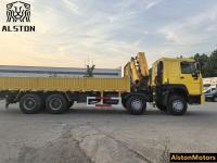 China Used HOWO 8x4 Crane Truck with 12 Ton XCMG for Sale in Ghana (371HP LHD) for sale
