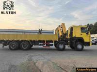 China Used HOWO 8x4 Crane Truck with 12 Ton XCMG for Sale in Ghana (371HP LHD) for sale