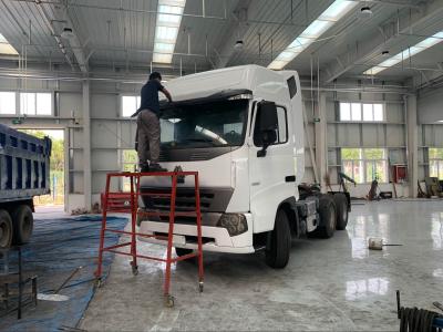 China Euro 2 3 Left Hand Drive Sino Howo A7 Tractor Truck for sale