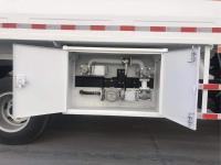 China Light Duty 4000L 5000L 120HP 4x2 Petrol Tanker Truck for sale