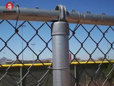 China 60x60mm Pvc Coated Galvanized Chain Link Fence 2m High Easily Assembled for sale
