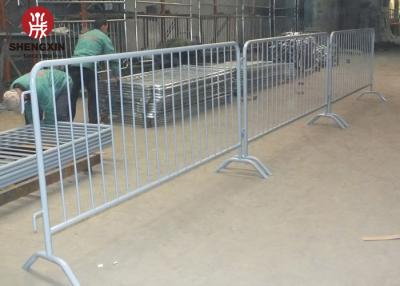 China Zinc Coated 2.4x1.5m Crowd Control Barrier For Secure Construction Sites for sale