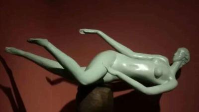 China Custom Cast Bronze Sculpture for Domestic Sculptors Handcrafted Metal Art 50cm for sale