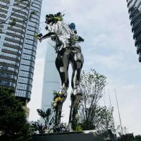 China Mirror Polished Stainless Steel Man Sculpture 500cm Custom Size for Garden Decoration for sale