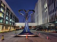 China Custom Stainless Steel Sculpture 4000mm Mirror Polish Outdoor Large Metal Art Statue for Garden Park Decoration for sale