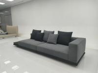 China Contemporary Italian Style Minimalist Sofa For High End Interiors for sale