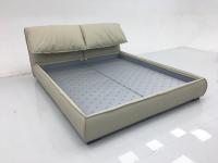 China Italian Style Modern Minimalist Bed High End Comfortable Fabric Bed for sale