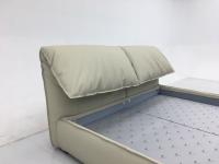 China Italian Style Modern Minimalist Bed High End Comfortable Fabric Bed for sale