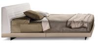 China Wood Metal Upholstered Bed Modern Minimalist Italian Design Fabric Bed for sale