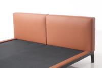 China Luxurious Italian Bed With Leather Fabric Finish Modern Comfortable for sale