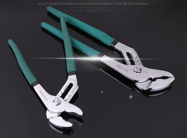 China KM Industrial Grade CRV groove box joint pliers with Dipped plastic handle for sale