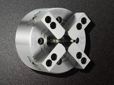 China KM  4-Jaw High Speed Hydraulic Hollow Power Chuck for sale