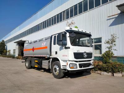 China SHACMAN L3000 4x2 Oil Tank Truck 300HP Euro II 20T GVW with 4500mm Wheelbase for sale