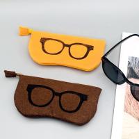 China Small Irregular Shape Felt Glasses Pouch Good Protective Properties for sale