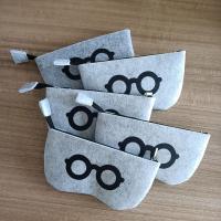 China Small Irregular Shape Felt Glasses Pouch Good Protective Properties for sale