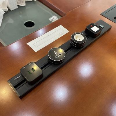 China Convenient Track Trail Electrical Power Socket for Wall Mounted Kitchen and Desk for sale