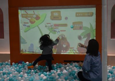 China Projection Ball Pool Interactive Projection Game for sale