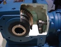 China Single Stage Right Angle Helical Gear Reducer Gearbox SAF SAZ SF for sale