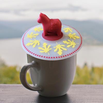 China Customizable Silicone Cup Lid 10cm Reusable Dustproof Coffee Cup Cover Food Grade Leak Proof for sale