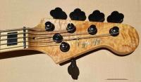 China Flame Maple 5 String Electric Bass Guitar Ashwood Body 20 Fret Maple Fingerboard for sale