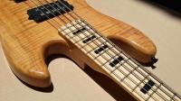 China Flame Maple 5 String Electric Bass Guitar Ashwood Body 20 Fret Maple Fingerboard for sale