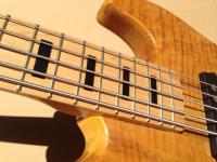 China Flame Maple 5 String Electric Bass Guitar Ashwood Body 20 Fret Maple Fingerboard for sale