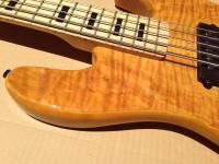 China Flame Maple 5 String Electric Bass Guitar Ashwood Body 20 Fret Maple Fingerboard for sale