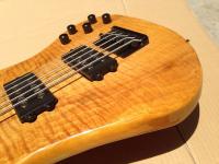China Flame Maple 5 String Electric Bass Guitar Ashwood Body 20 Fret Maple Fingerboard for sale