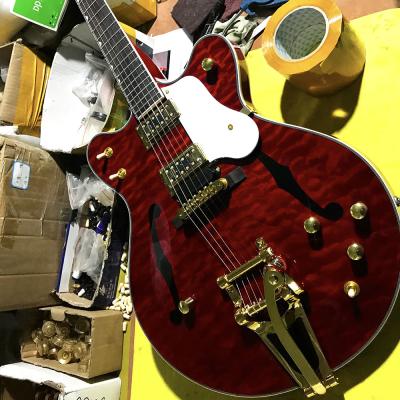 China Custom Double F Hollow Body Jazz Electric Guitar 22 Fret Golden Tremolo Quilted Flamed Maple Top for sale
