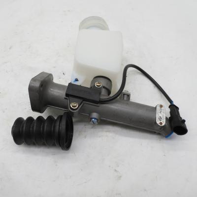 China Selling Clutch master pump oil can 5801475914Selling Clutch master pump oil can 5801475914 for sale