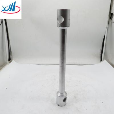 China Tool 32x33 Tire Torque Wrench For Repairing Trucks for sale