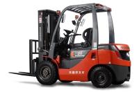 China 2 Ton Diesel Forklift Goodsense Environment Friendliness Long Wheelbase Design Diesel Counterbalance for sale