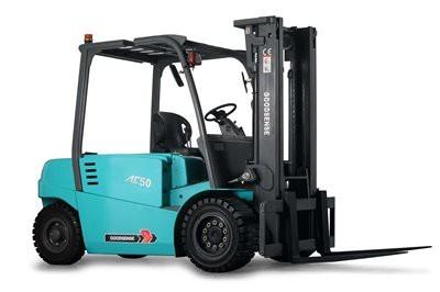 China Goodsense Formidable 5 Ton 4 Wheel Electric Forklift Move Loads In A Accurate And Restrained Mode for sale