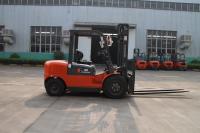 China 2024 New forklift truck diesel factory price  4 Ton Diesel Forklift With Paper Roll Clamp for sale