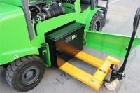 China High Safety 4Ton 4 Wheel Forklift Truck Electric With Inclinable Adjustable Small Diameter Steering Wheel for sale
