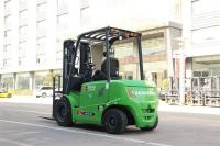China 4 Wheel Electric Forklift Truck 4Ton With Comfortable Operating Space And Tilt Cylinder Sinking Design for sale