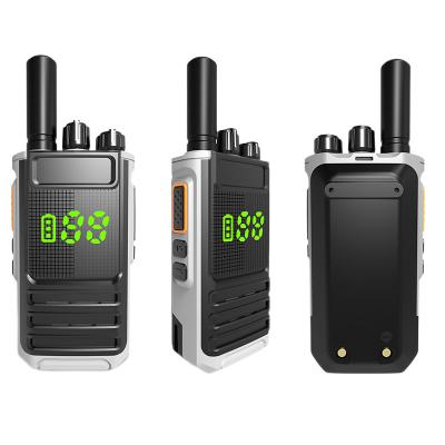 China 1-10km Talk Range UV-16 Portable Radio Transceiver 5W RF Power Ideal for Construction for sale