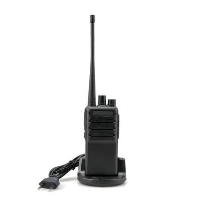China VHF UHF Frequency Type BF-V901 Handheld Walkie-Talkie for Long Distance Communication for sale