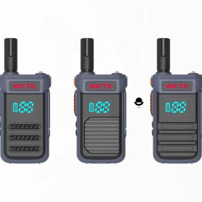 China 2W/0.5W Output Power Walkie Talkie POC Radio with Wifi Network and Black Android Speaker for sale