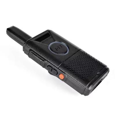 China MINI 2-5KM Talk Range UHF VHF 400-480MHZ Wireless Walkie Talkie Communication Radio for sale