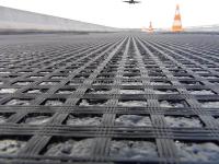 China 50-50kn Polyester Geogrid/ PET Geogrid for Reinforcing Riverbanks Roadbed Application for sale