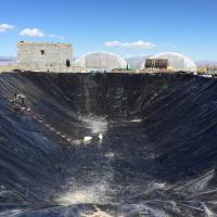 China Contemporary Design Style 40mil or 1mm Smooth Geomembrane HDPE Pond Liner Onsite Training for sale
